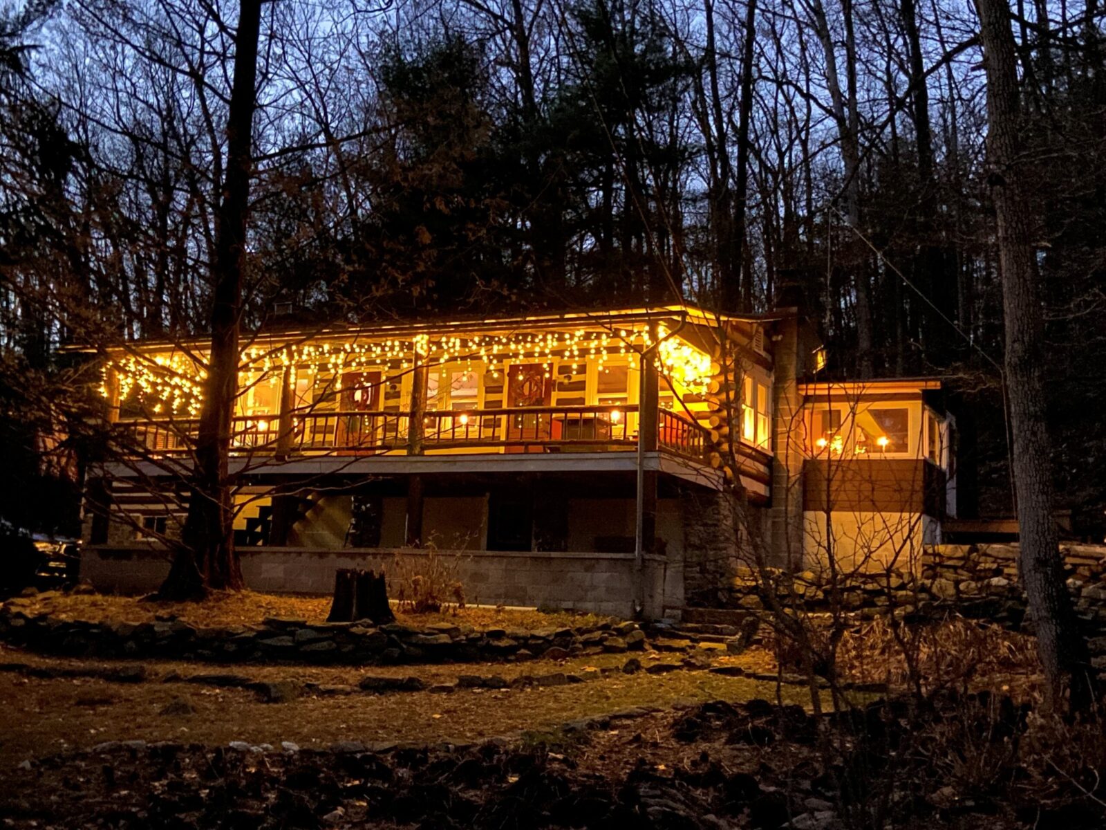 Unique Homes: This Realtor® Lives in a 90-Year-Old Log Cabin ...